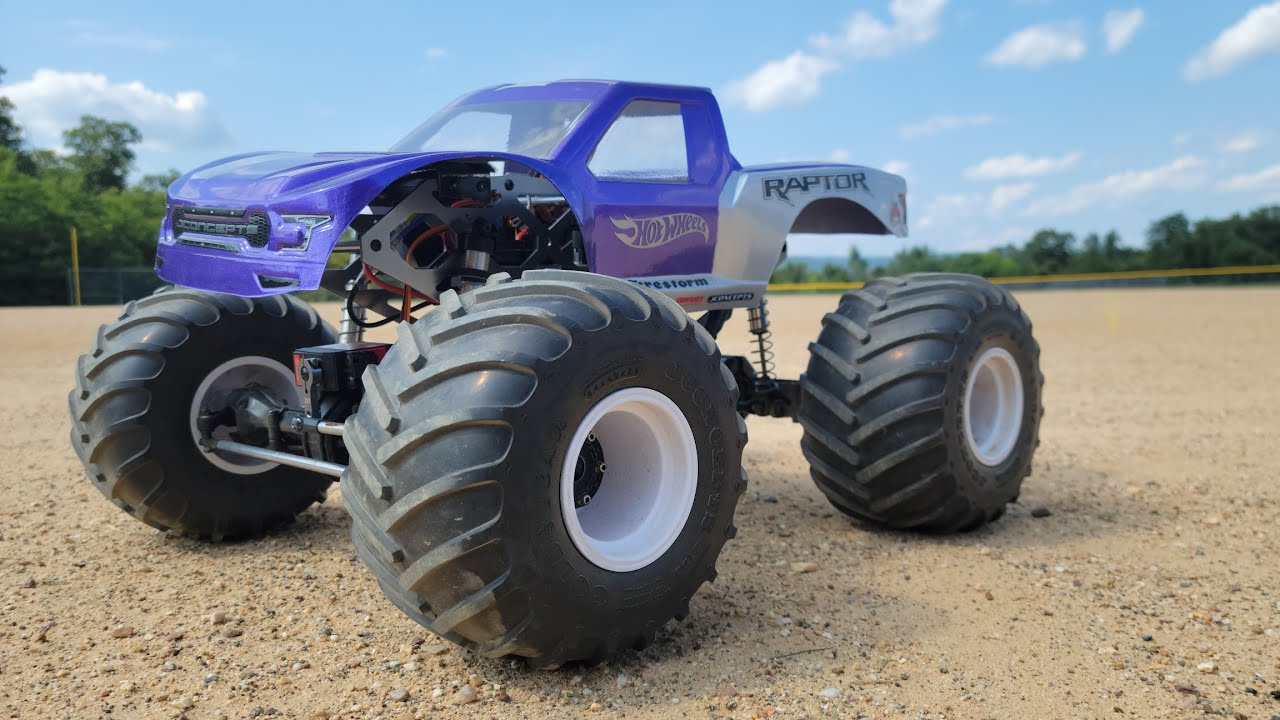 Redcat racing ground pounder running video - YouTube