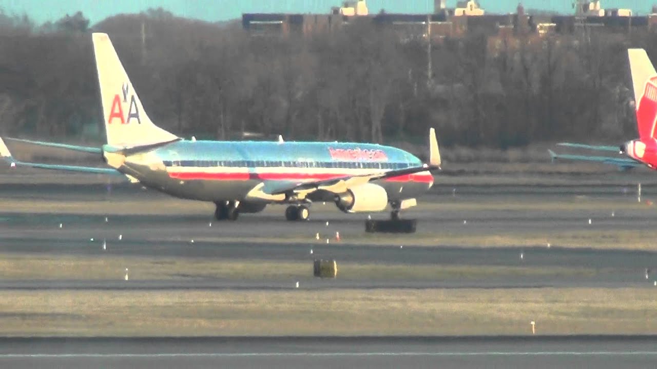 11 Airplanes waiting for Take-off at JFK Airport - YouTube