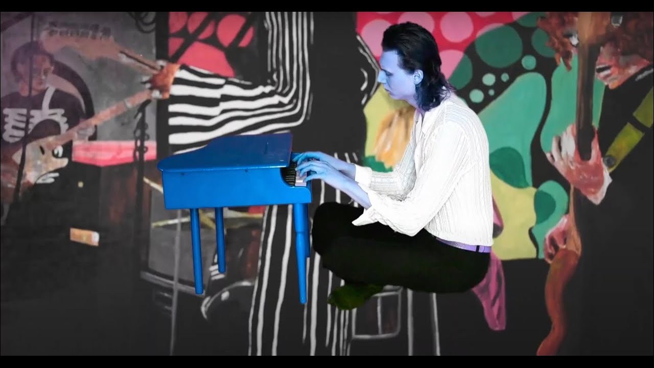 DEGENERATE EFFEMINATE - ELLiS·D (OFFiCiAL ViDEO) - YouTube