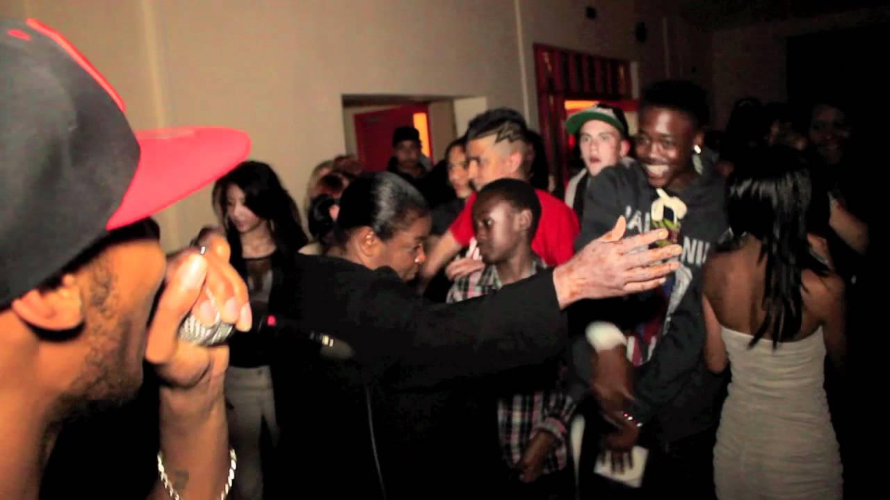 Shizzle HIGH WYCOMBE SHUTDOWN!!! (Merkery U18's Rave) - YouTube