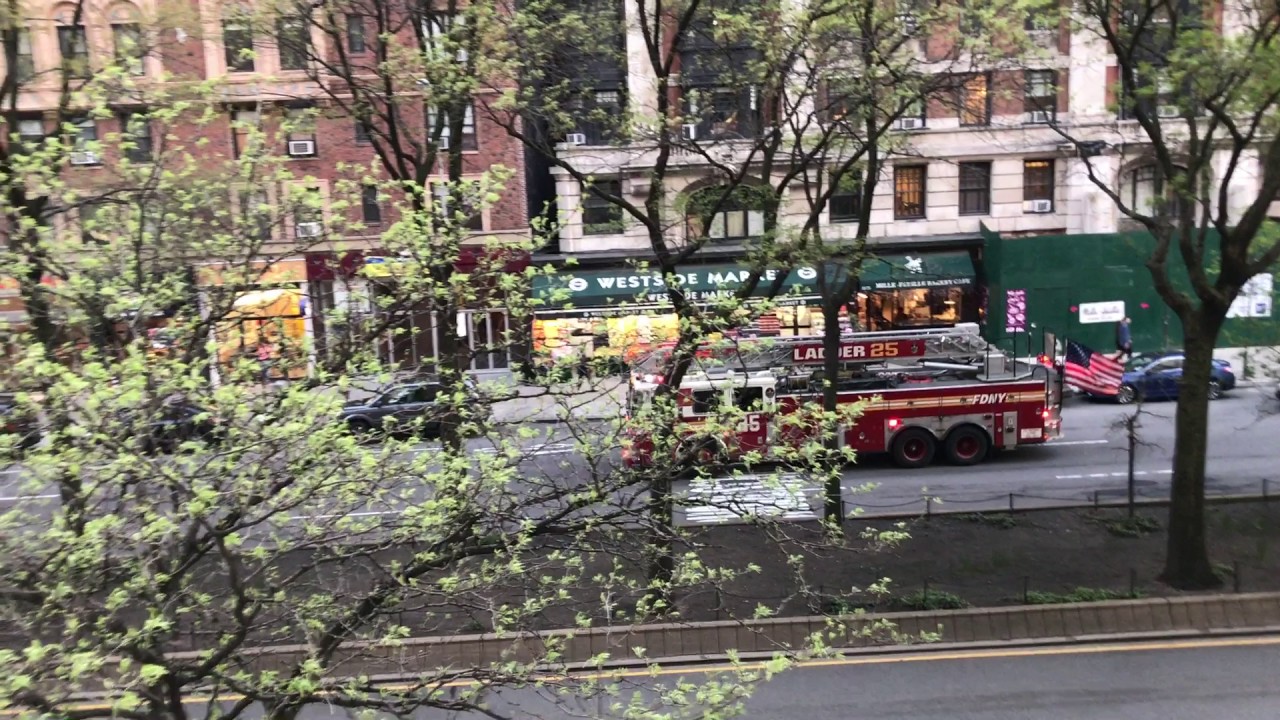 FDNY ENGINE 40 & FDNY LADDER 25 RESPONDING ON BROADWAY ON THE WEST SIDE ...