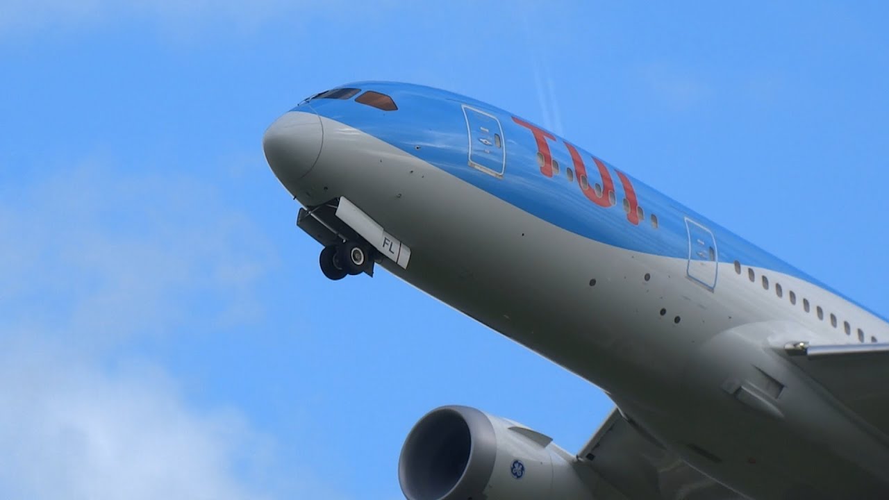 First 787 With New Arke Name, TUI Livery Take Off From The Kaagbaan ...