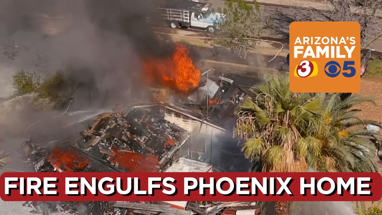RAW: Fire engulfs entire house in central Phoenix - YouTube
