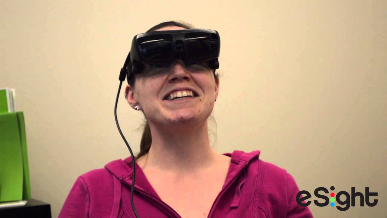 Blind Woman Sees for the First Time in a Decade! - YouTube