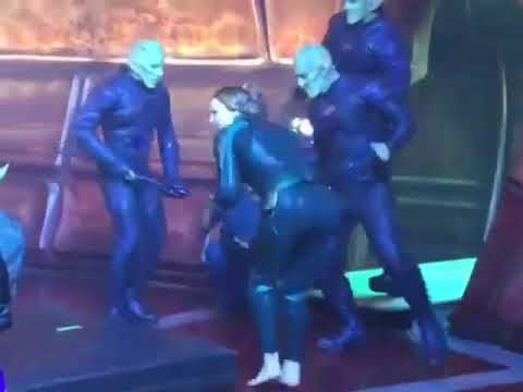 Brie Larson and Skrulls Dancing BTS on Captain Marvel