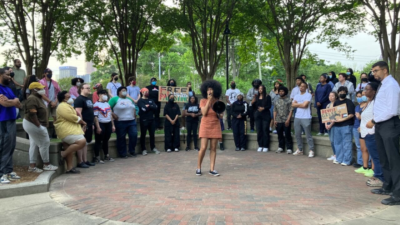 'Stop Cop City' protesters denounce Emory arrests - YouTube