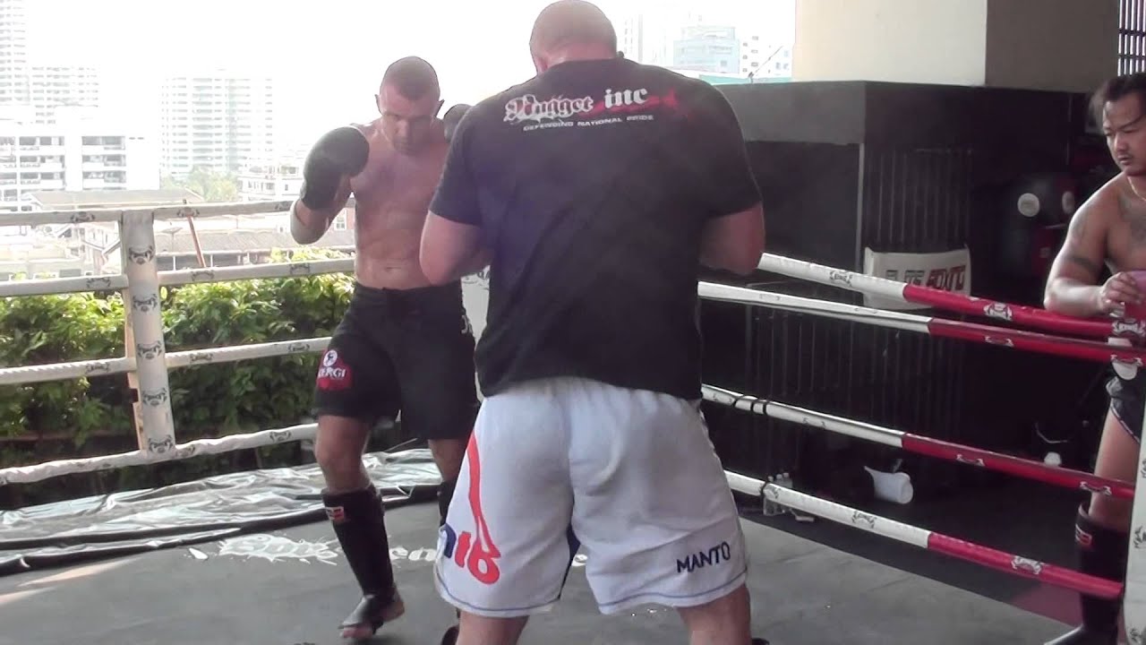 Paul Slowinski & Paweł Jedrzejczyk sparring at Elite Fight Club. - YouTube
