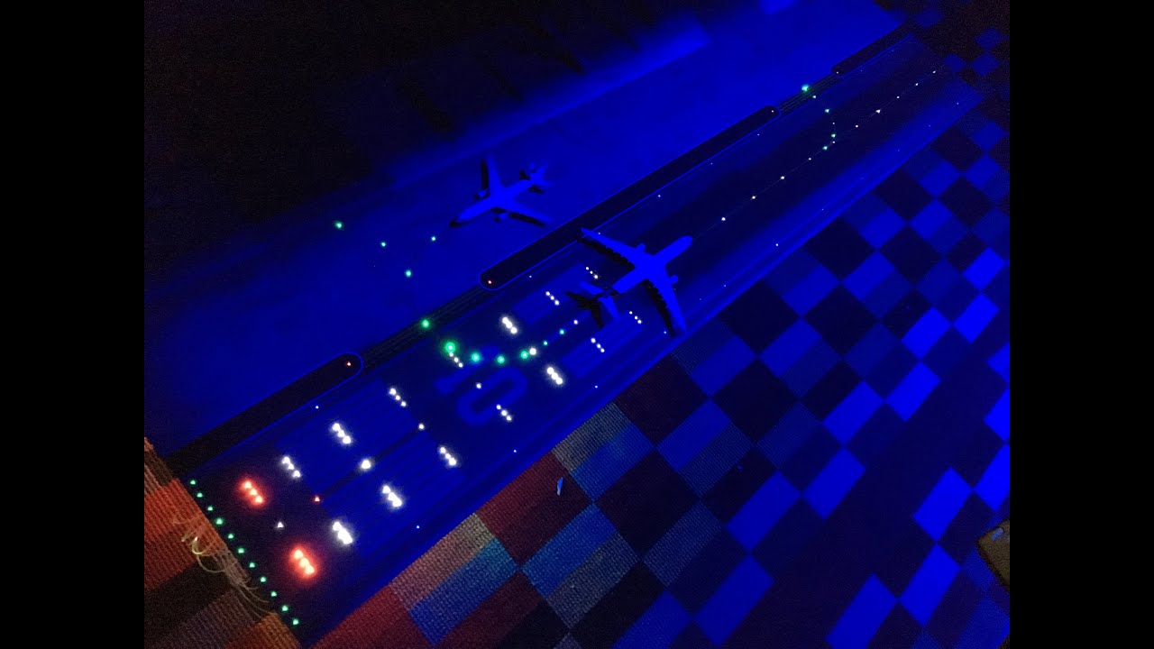 Lighted and Animated Miniature Model Airport Runway Diorama Layout 1: ...