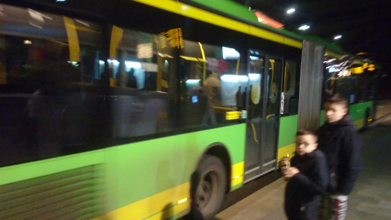 Einfahrt Bus in neue Mitte - YouTube