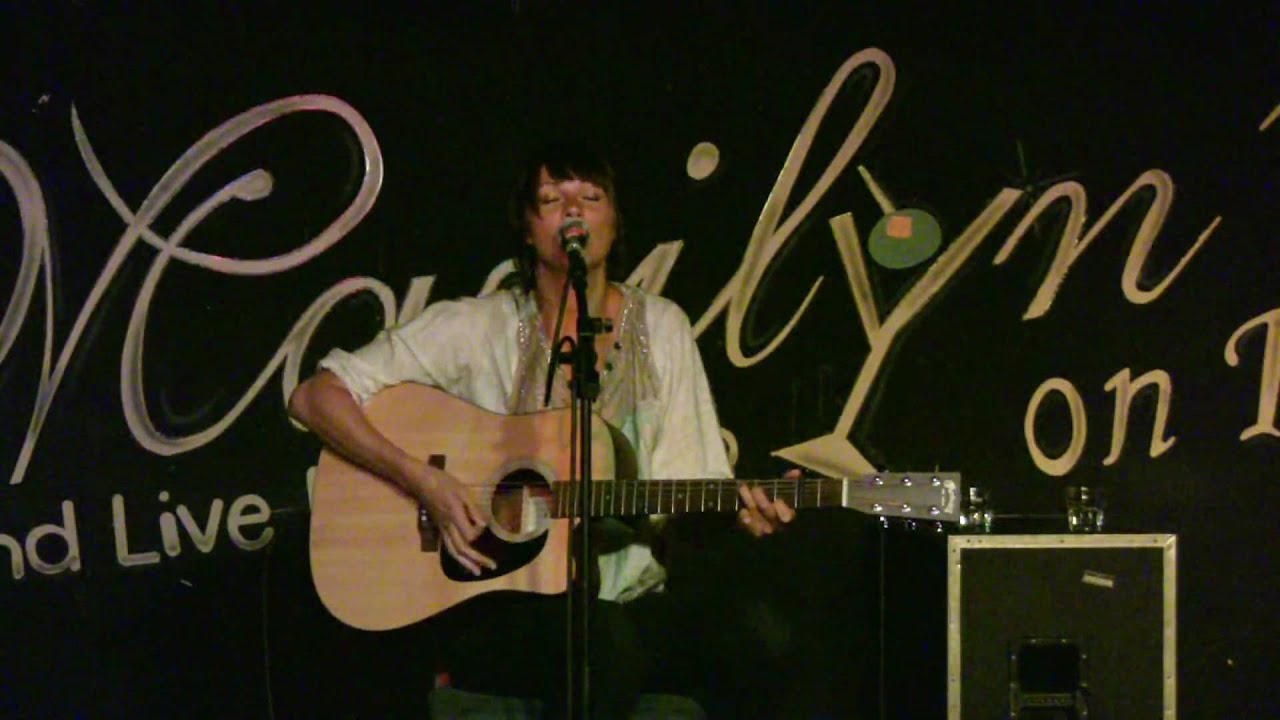 LINDSEY COOK T-SHIRT SONG - YouTube