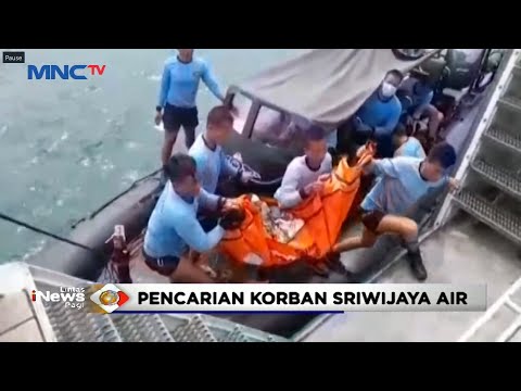 Tim Penyelam TNI AL Kembali Temukan Serpihan Pesawat dan Body Part Korban Sriwijaya Air - LIP 12/01