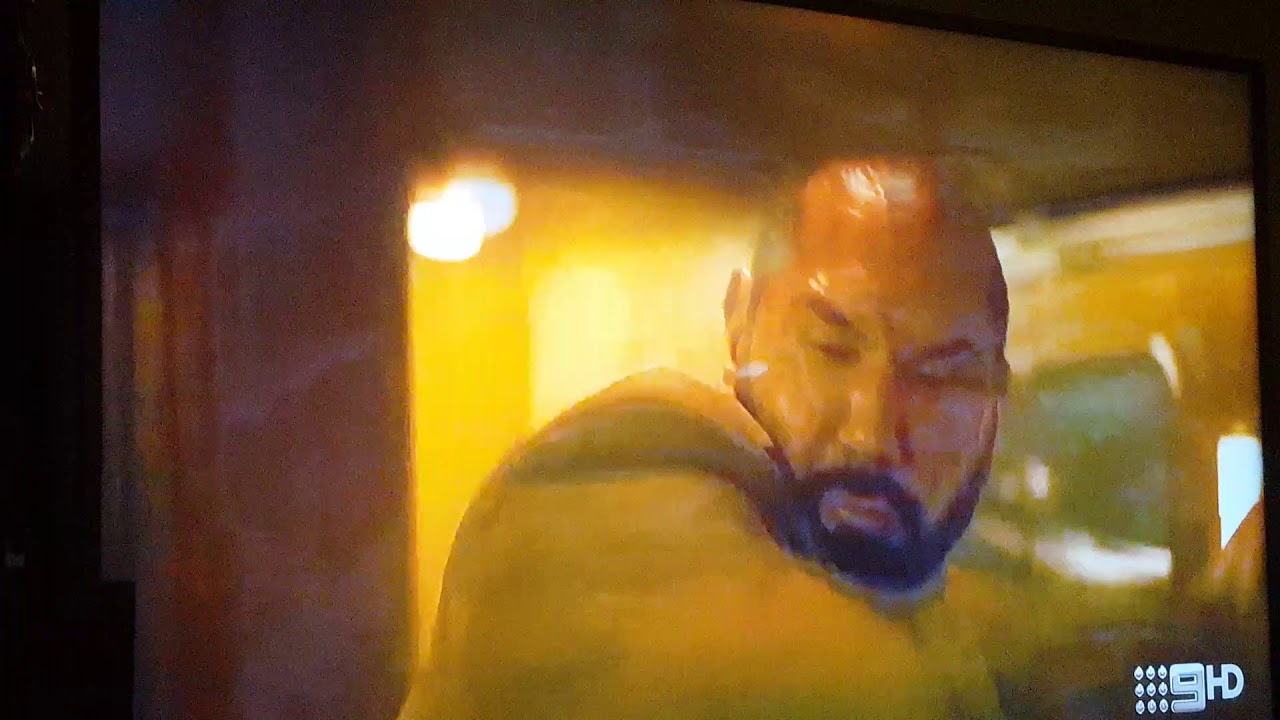 Spectre (2015) Bond v Hinx Train Fight - YouTube