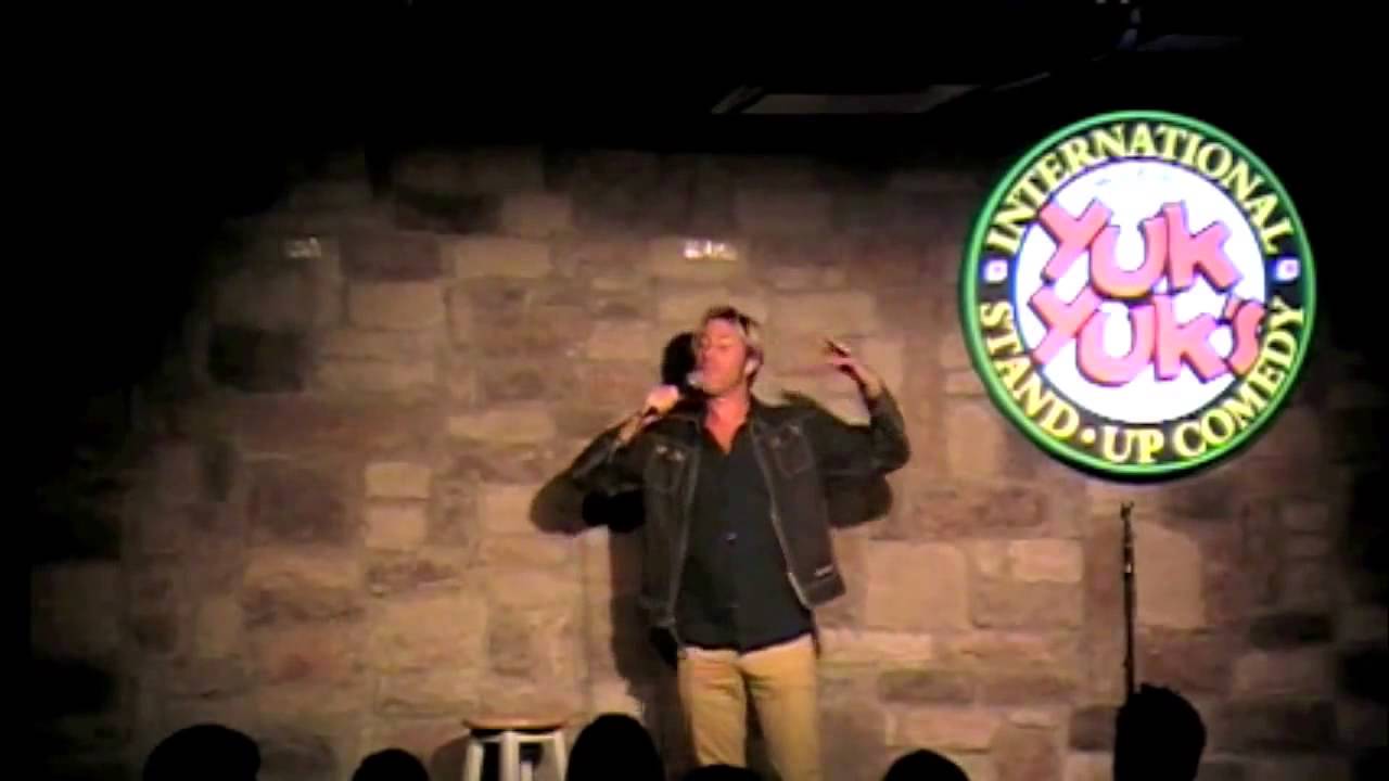 Christopher Molineux - Mrs Apple PIe - YouTube