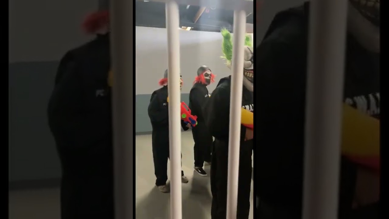 Clown JAIL?😂😂 #shorts - YouTube