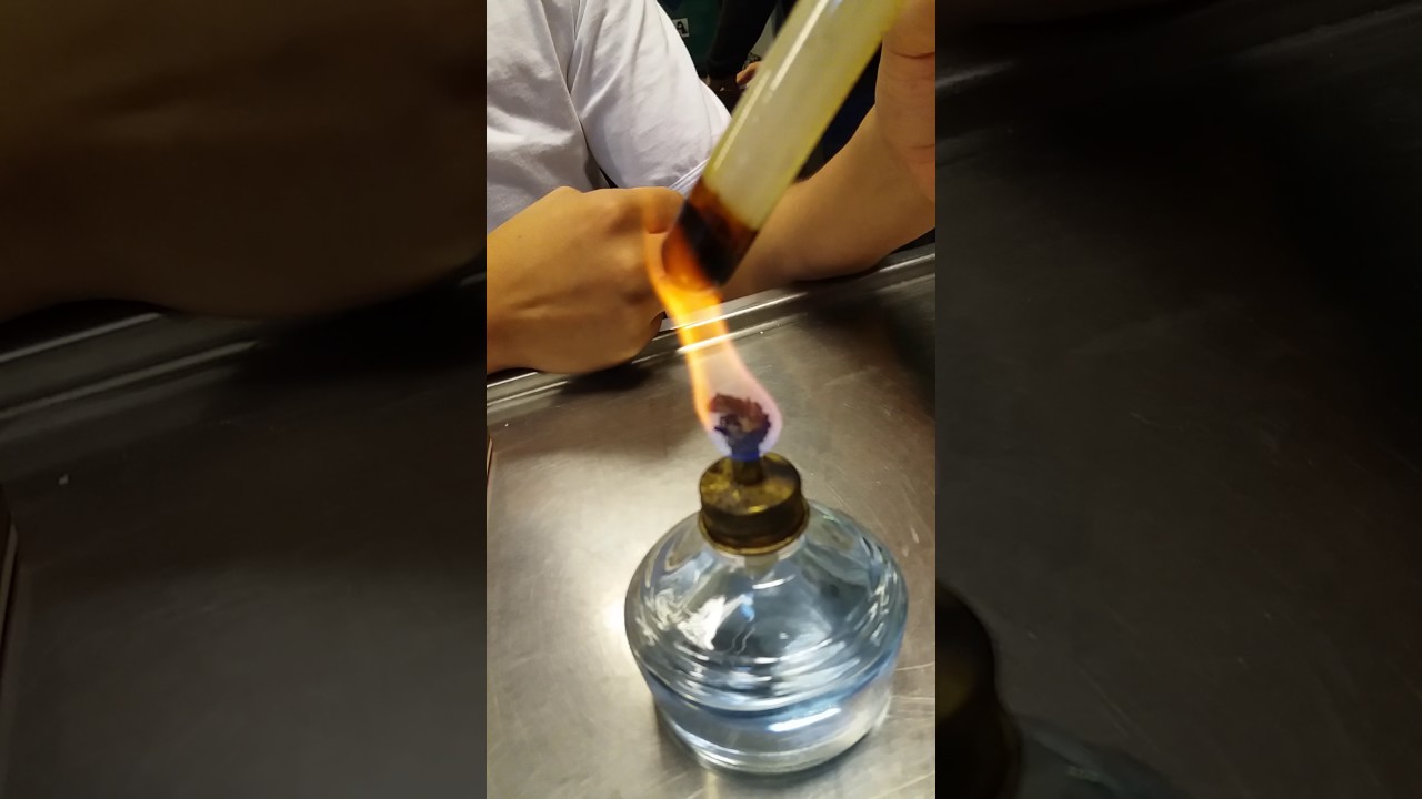 Termolisis de la sacarosa (azucar) - YouTube