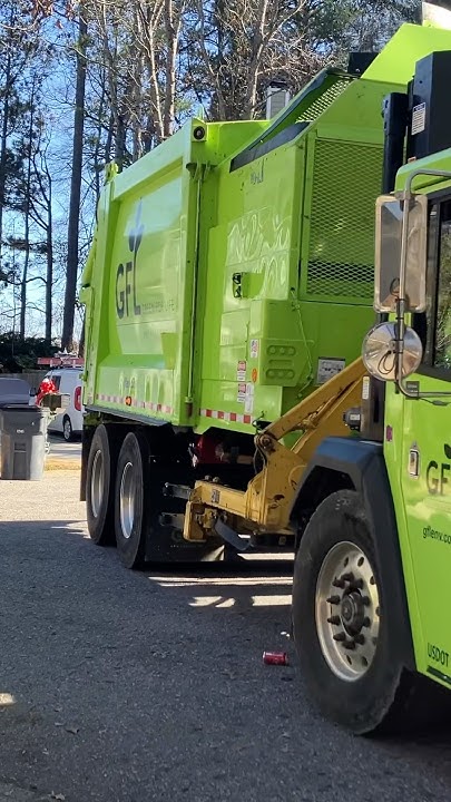 GFL Battle LET2/Heil Python runs over Cheerwine can on recycling - YouTube