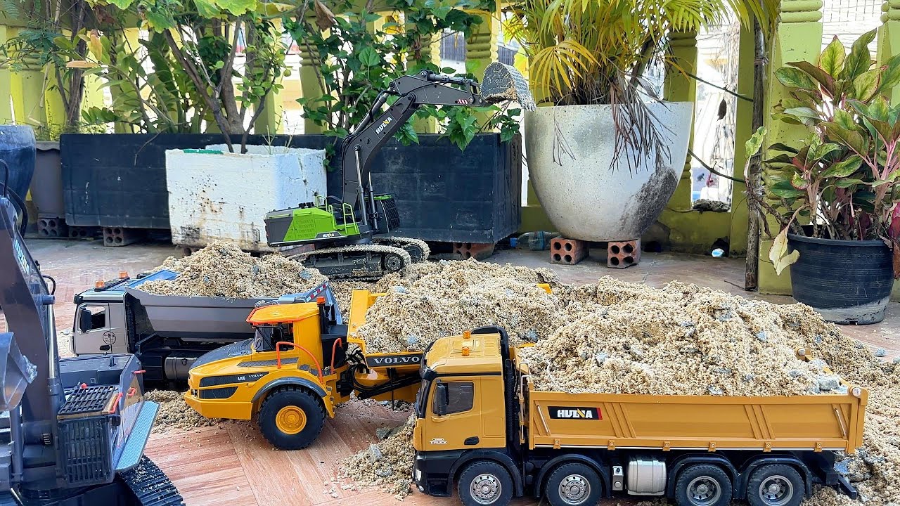 🚧 Realistic RC Construction Teamwork – Fixing & Loading with Huina ...