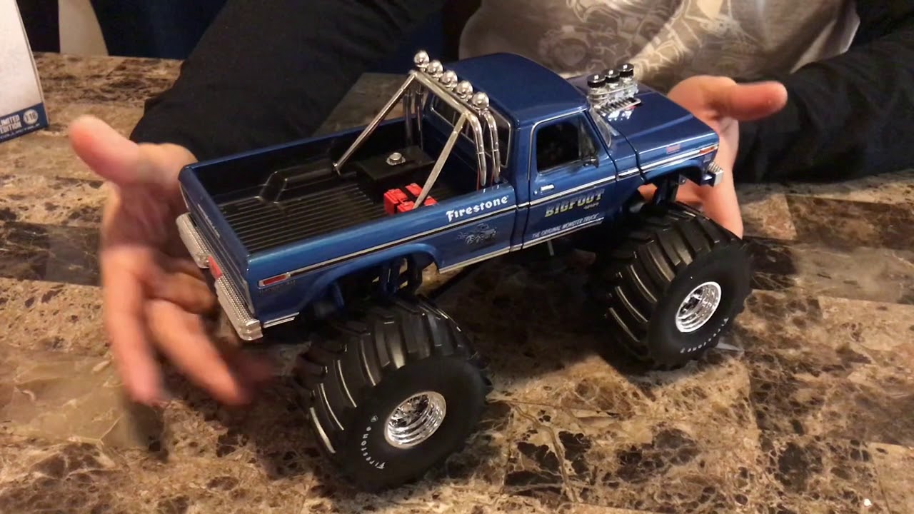 Bigfoot 1/18 scale greenlight monster truck on 66” tires unboxing - YouTube