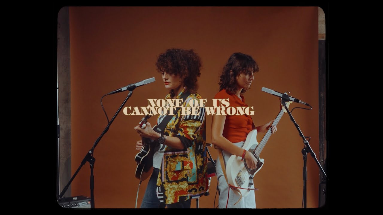 Maria De Val - None Of Us Cannot Be Wrong (Live Session) - YouTube