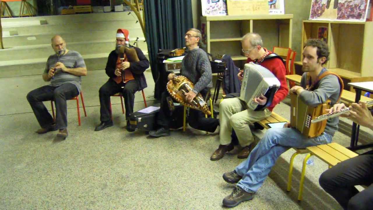 Varsovienne - Danse Folk à Paris - Vitruve 2013 - YouTube