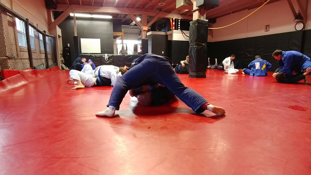 Scarf Choke - Totally gassed out roll. - YouTube