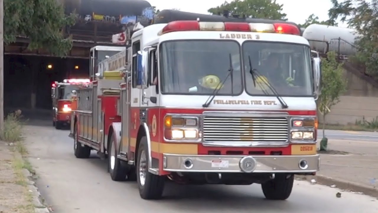 PFD Engine 2 & Ladder 3 Responding - YouTube
