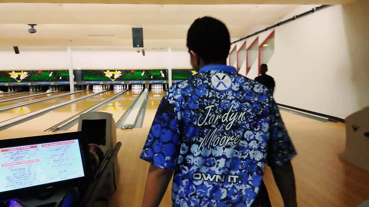 Bowling Practice on a 44 foot flat pattern 12/8/18 - YouTube