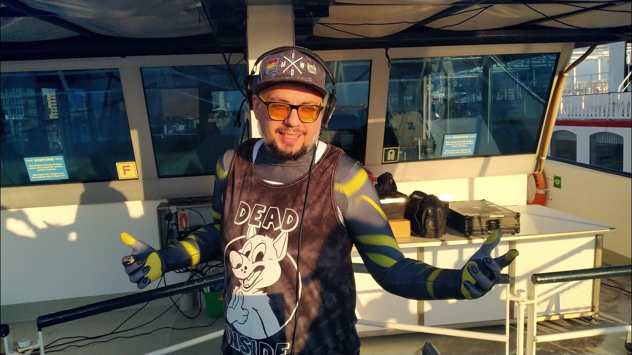 Eurofurence 27 2023 BoatParty BananaHouse Live Set - YouTube