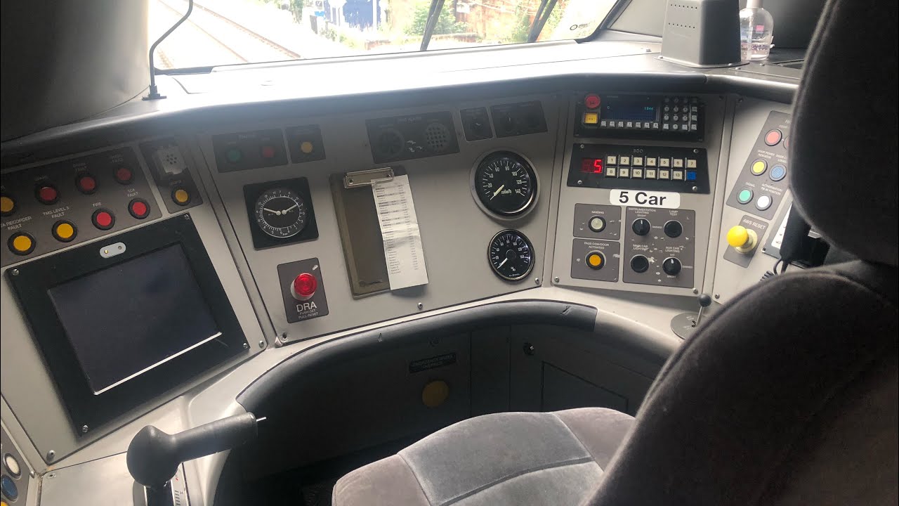 Harborough station MML Differents trains class 66772 66617 66713 class ...