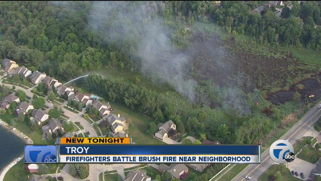 Brush fire threatens Troy homes - YouTube