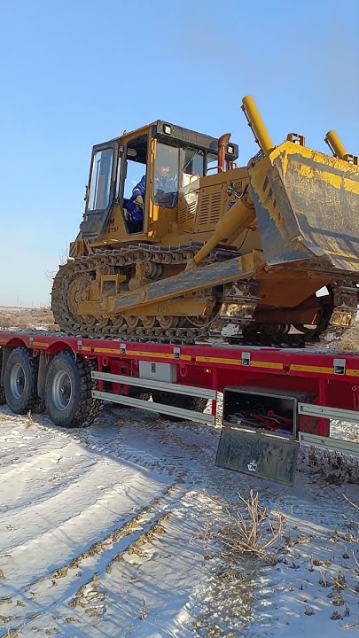 Съезд бульдозера Б 10М с трала 🚜 Youtube