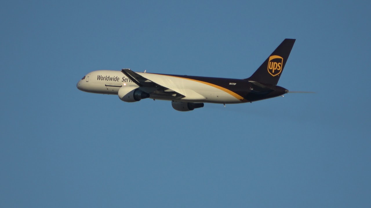 UPS Boeing 757 Cargo Airplane Taking Off Memphis Airport N417UP - YouTube