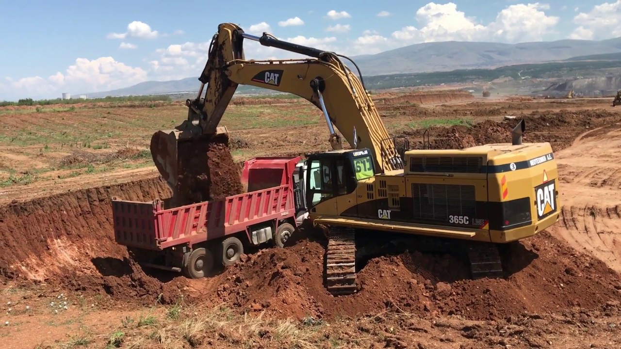 Caterpillar 365C Excavator Loading Trucks - Operator View - YouTube