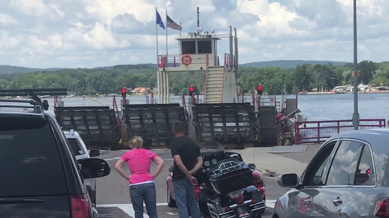Merrimac Ferry arriving at the south bank of the Wisconsin River - YouTube