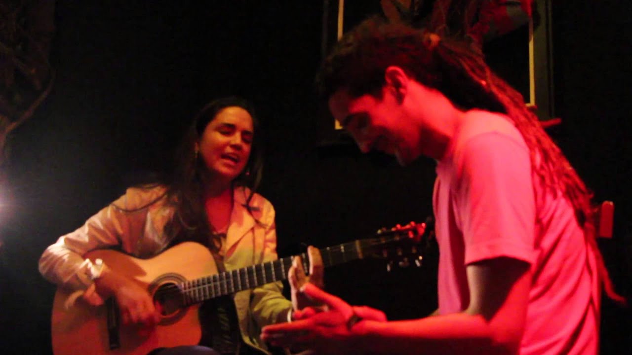 Muerdo Acústico (Paskual Kantero) con Laura Morillo en la Cova - YouTube