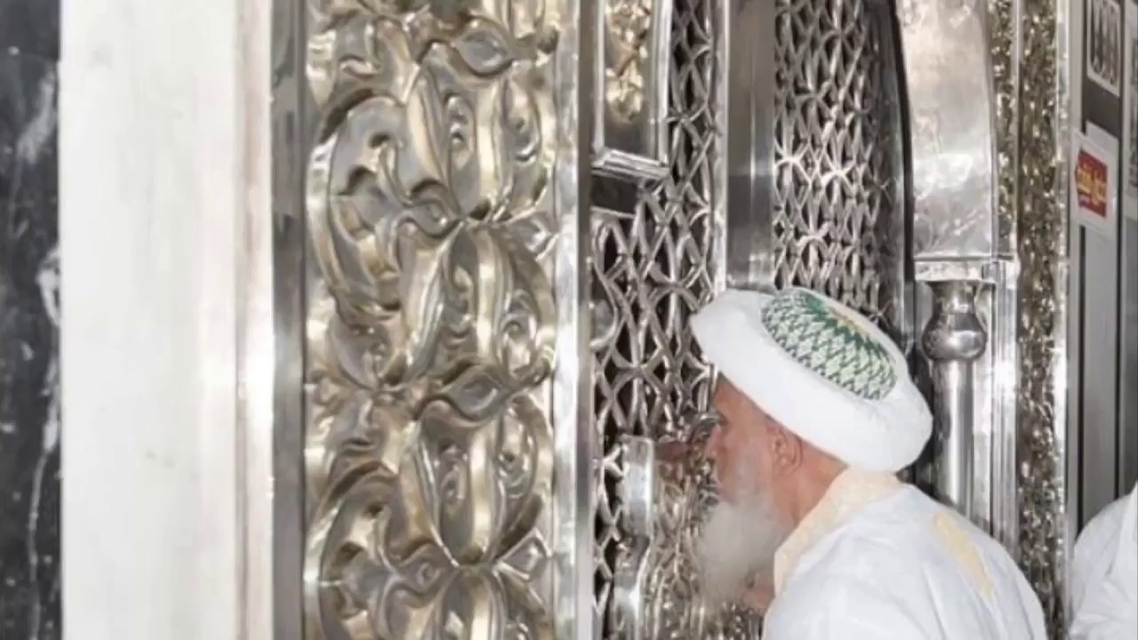 Sayedna Mufaddal Saifuddin Maula Performs Ziyarat Of Ras-Ul-Hussain In ...