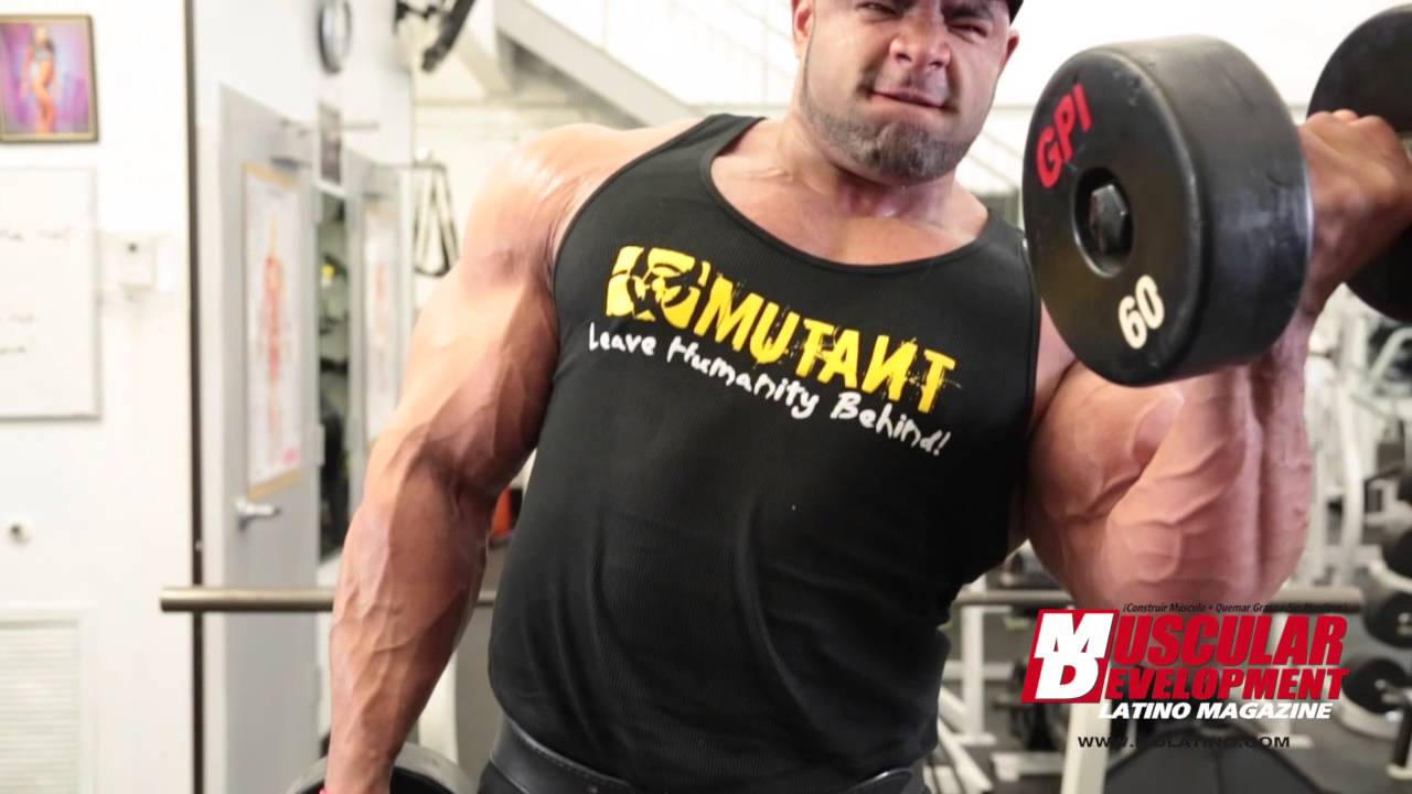 IFBB PRO MANUEL ROMERO, ENTRENANDO BICEPS - YouTube