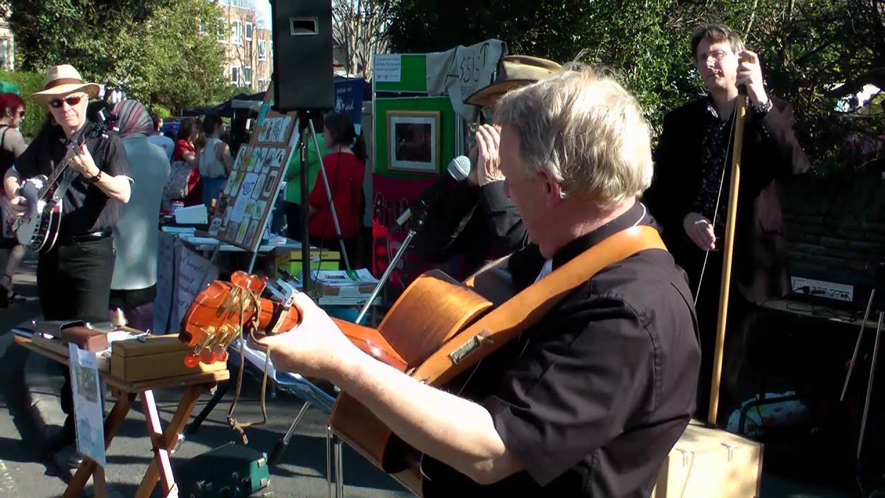 Albert's Skiffle Band - 'Singing the Blues' - YouTube