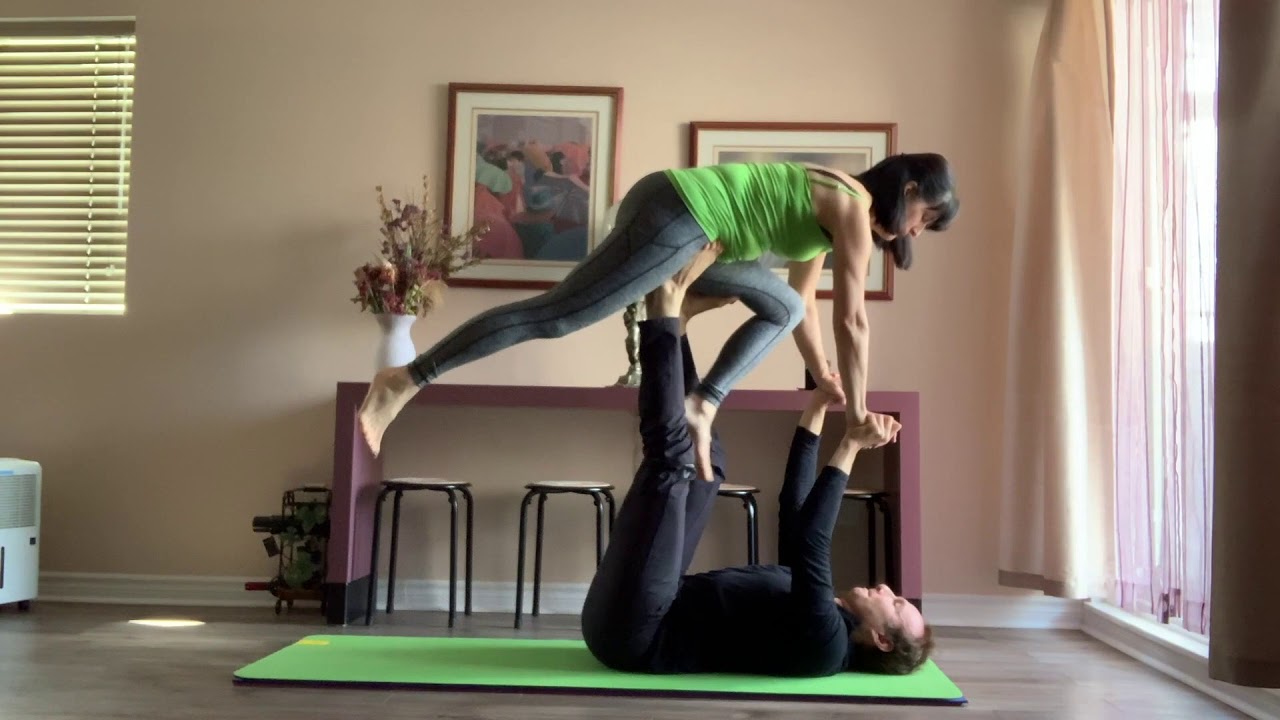 Acroyoga Beginner Flow 1 by Lyne & Phil Acroyoga - YouTube