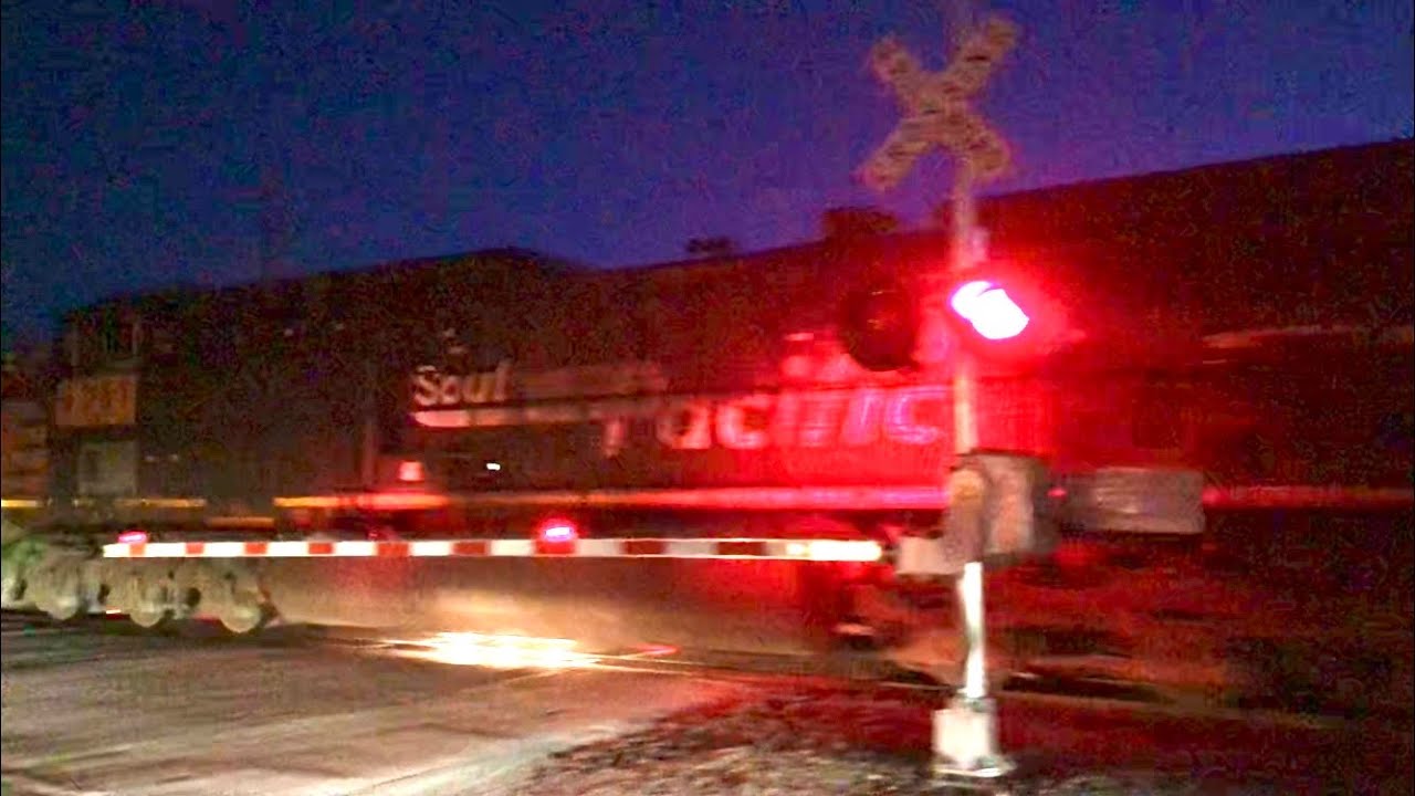 SP Patch! UP 6367 Shoves the MWCRV Through Selma - YouTube