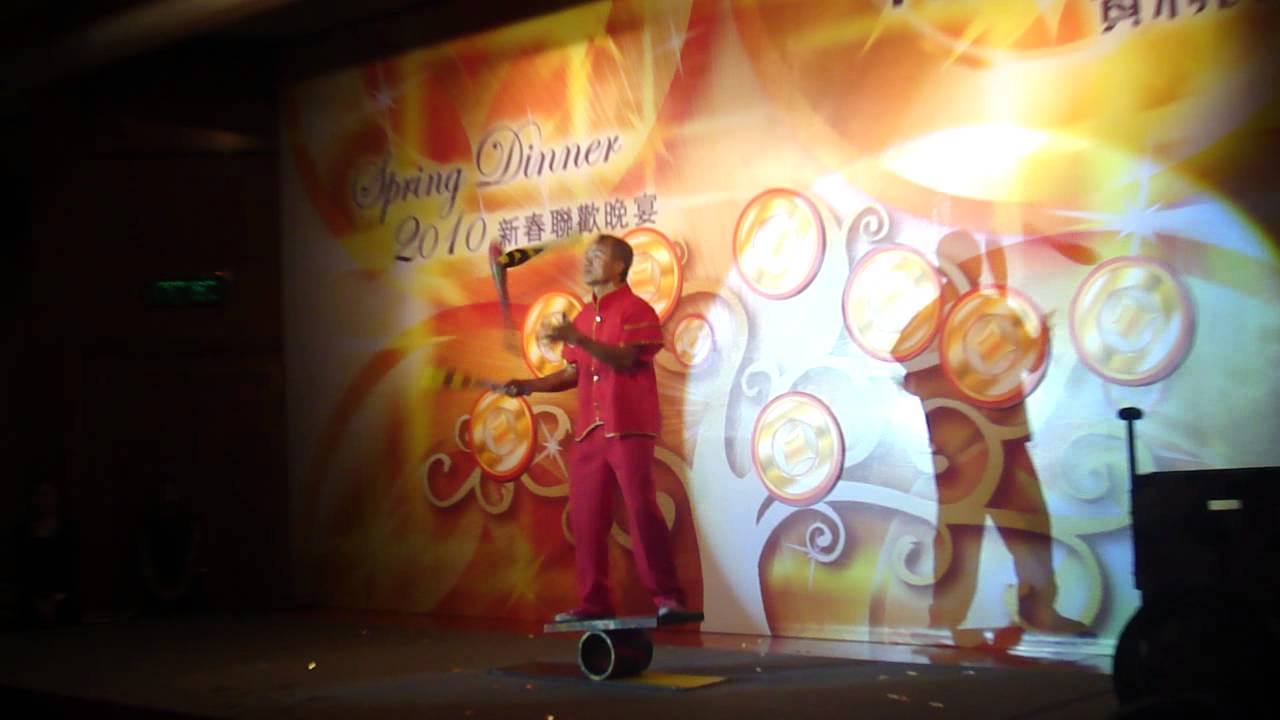 Chinese juggle 2 - YouTube