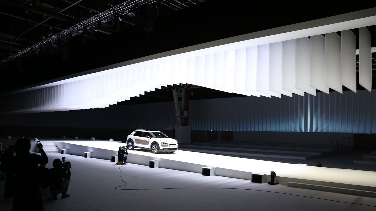 KINETIC LIGHTS - PAPER WAVE - kinetic paper installation for Citroen ...
