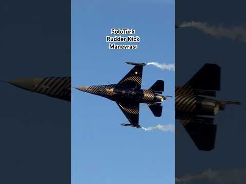 SoloTürk Full AB eşliğinde Rudder Kick manevrası ile İstanbul’un gönlünü fethediyor. #solotürk