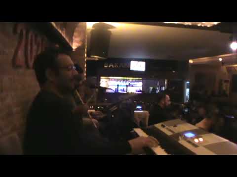 Baran Türkü Evi sahnesi 4