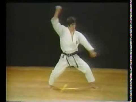 Jiin Kata Shotokan Karate - YouTube