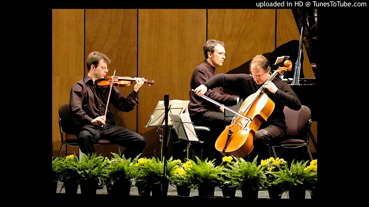 Beethoven Trio op. 1 n. 1 in E-flat major - I. Allegro - YouTube