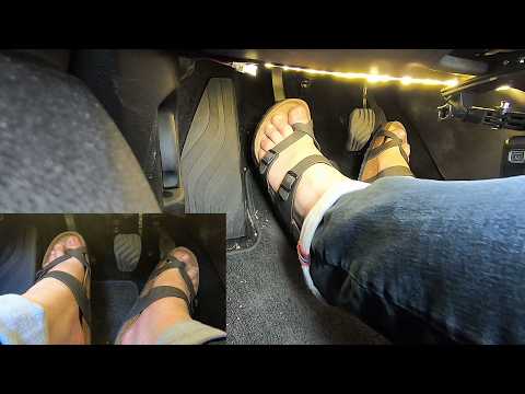 Pedal Pumping #579: Driving Renault Megane with Birkenstock Mayari Flip-Flops Barefoot.