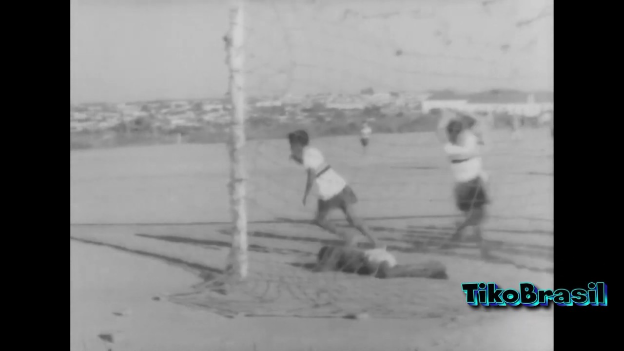 Pelé New Footages 14 New 3 Goals - YouTube