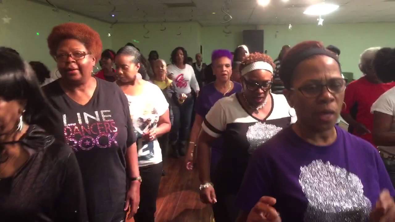 FRIDAY NIGHT LINE DANCE AT THE STUDIO I - YouTube