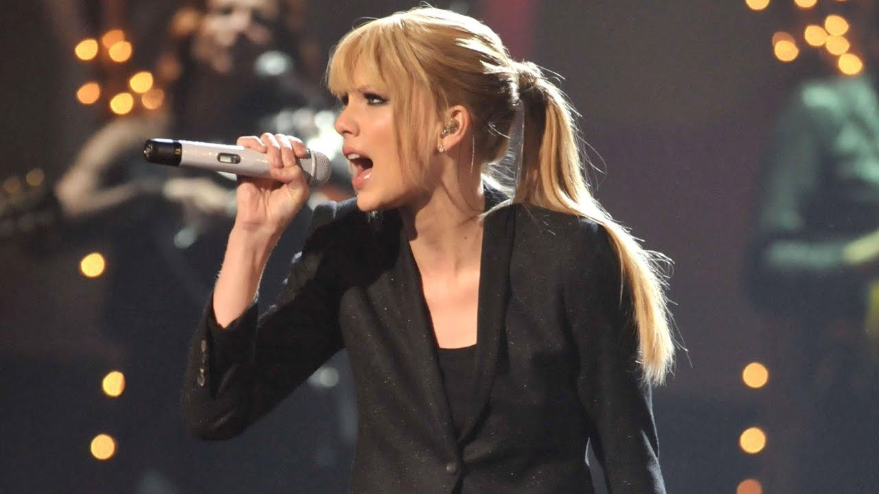 Taylor Swift - White Horse / Back To December (Live on American Music ...